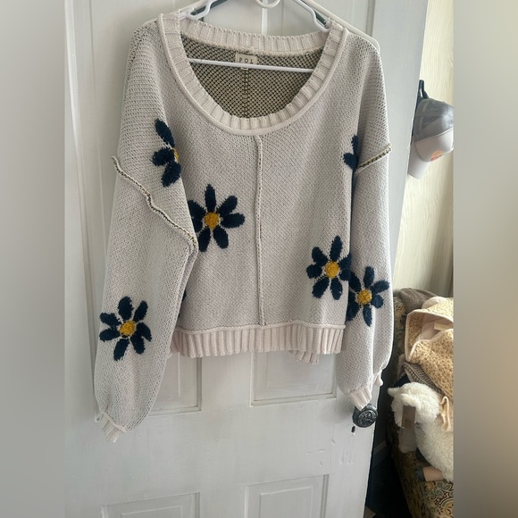 POL | Sweaters | Pol Floral Knit Sweater Cream With Navy And Mustard ...